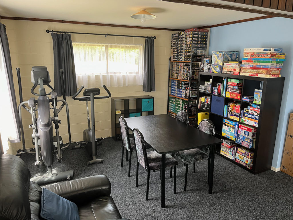 A Quick Gaming Table Conversion - Digicool Things